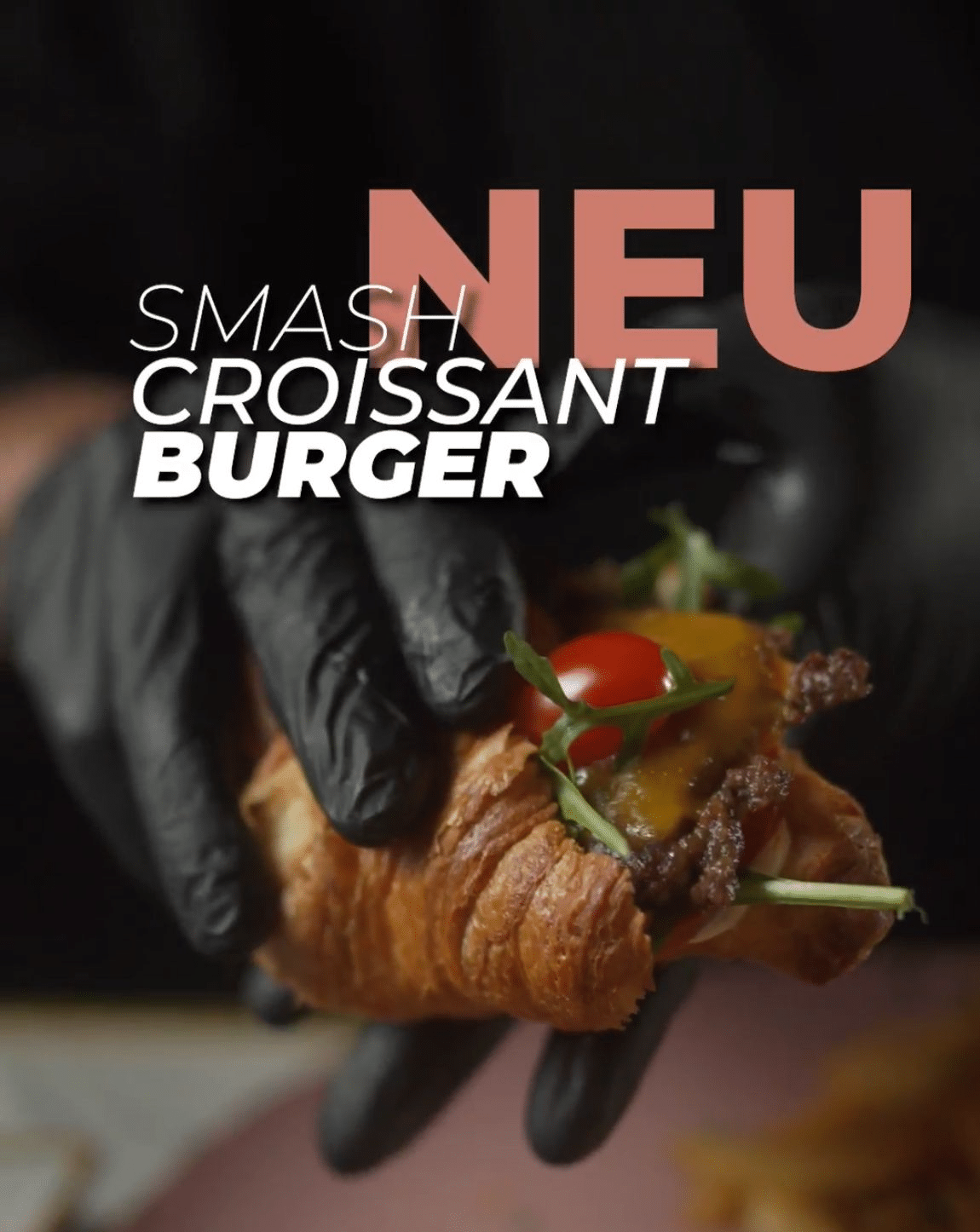 Der neue Smash Croissant Burger - White Lounge Berlin